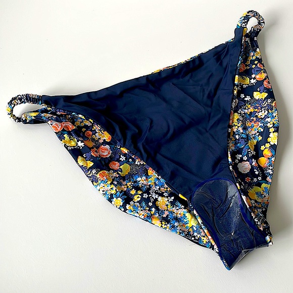 Red Carter | Swim | Nwt L Red Carter Navy Multi Floral Reversible High ...